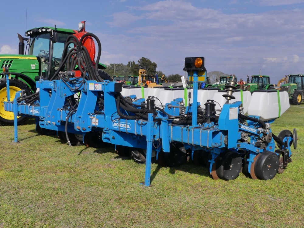 #1526 - MonoSem Twin 6 Row Planter | DeMott Auction