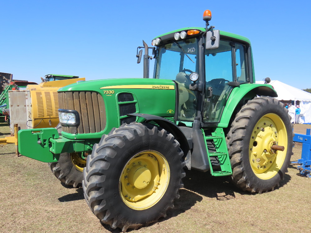 #567 - 2007 John Deere 7330 Premium | DeMott Auction