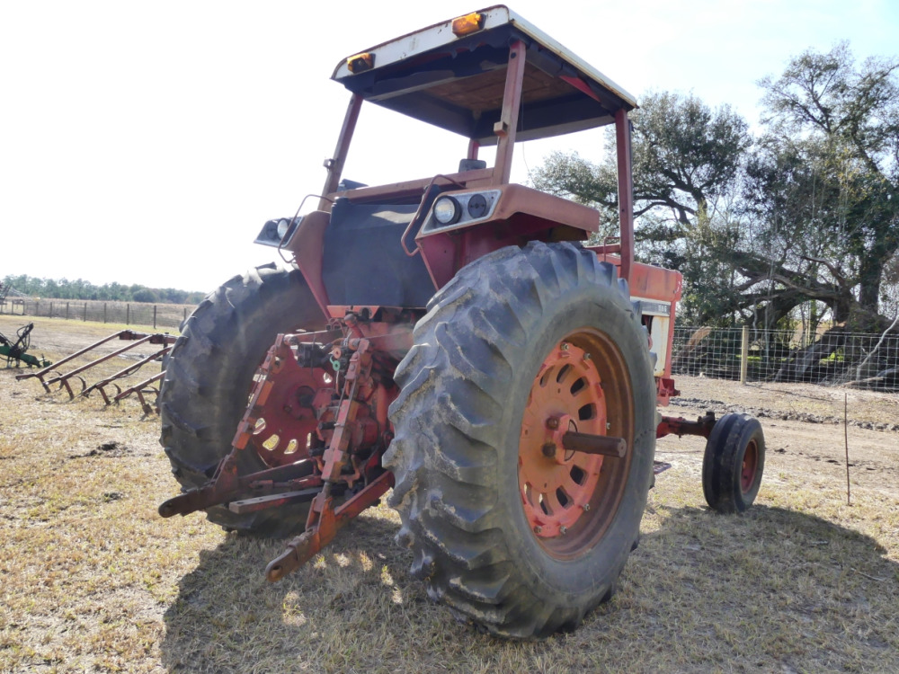 #700 - CASE IH INTERNATIONAL 886 | DeMott Auction
