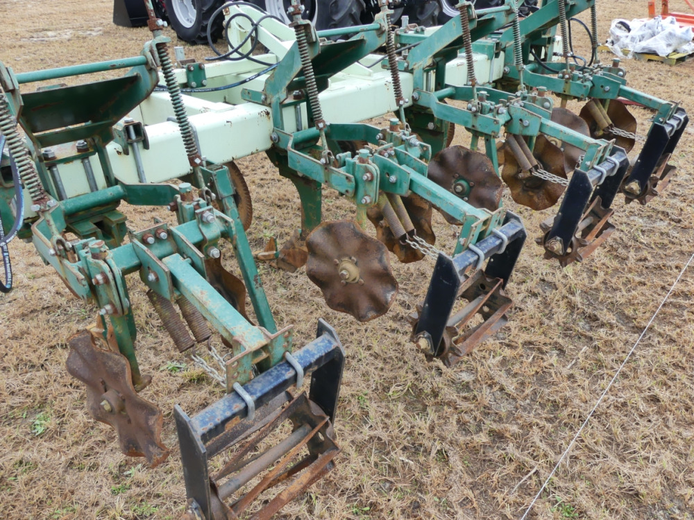 #472 - KMC RIPPER BEDDER | DeMott Auction