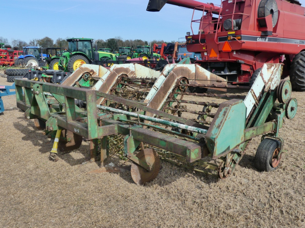 DOUBLE GRAVITY FLOW PEANUT WAGON | DeMott Auction