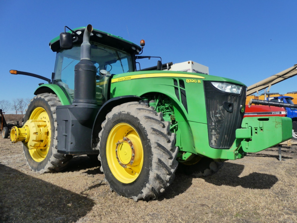 #684 - 2014 JOHN DEERE 8320R | DeMott Auction
