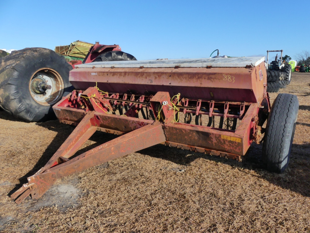 #883 - CASE-IH 510 GRAIN DRILL | DeMott Auction