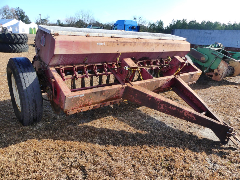 #883 - CASE-IH 510 GRAIN DRILL | DeMott Auction