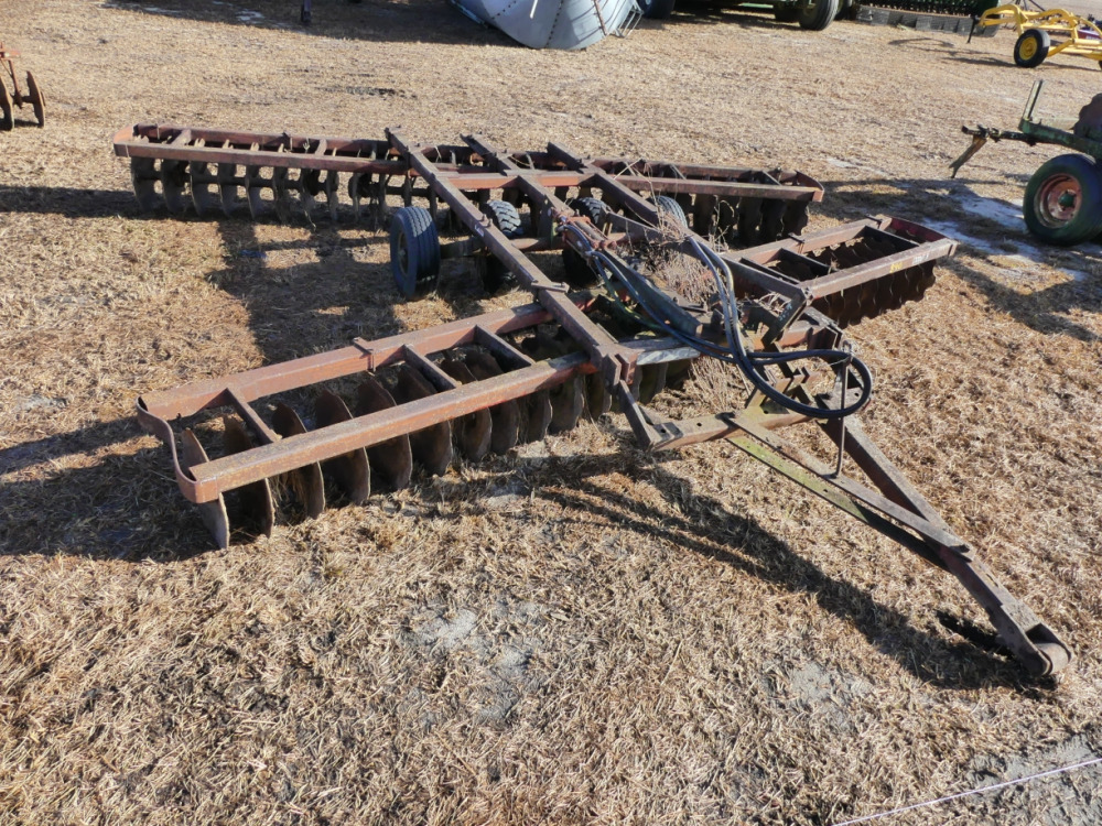 #890 - KING 14' OFFSET DISC HARROW | DeMott Auction