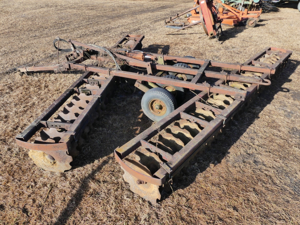 #890 - KING 14' OFFSET DISC HARROW | DeMott Auction