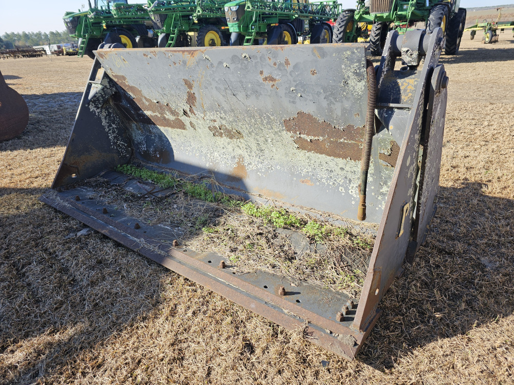 PEMBERTON HYD BUCKET | DeMott Auction