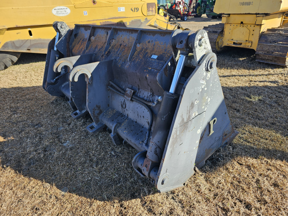 PEMBERTON HYD BUCKET | DeMott Auction