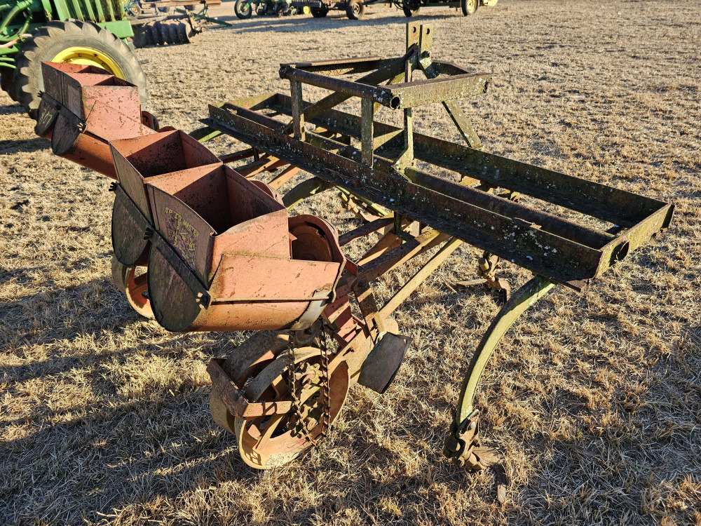 #807 - 2 ROW COVINGTON PLANTERS | DeMott Auction