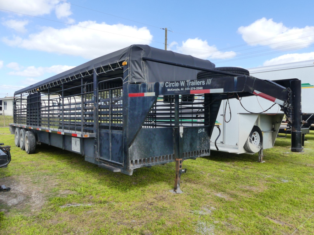 #684 - 2008 Circle W 32' Livestock Trailer | DeMott Auction