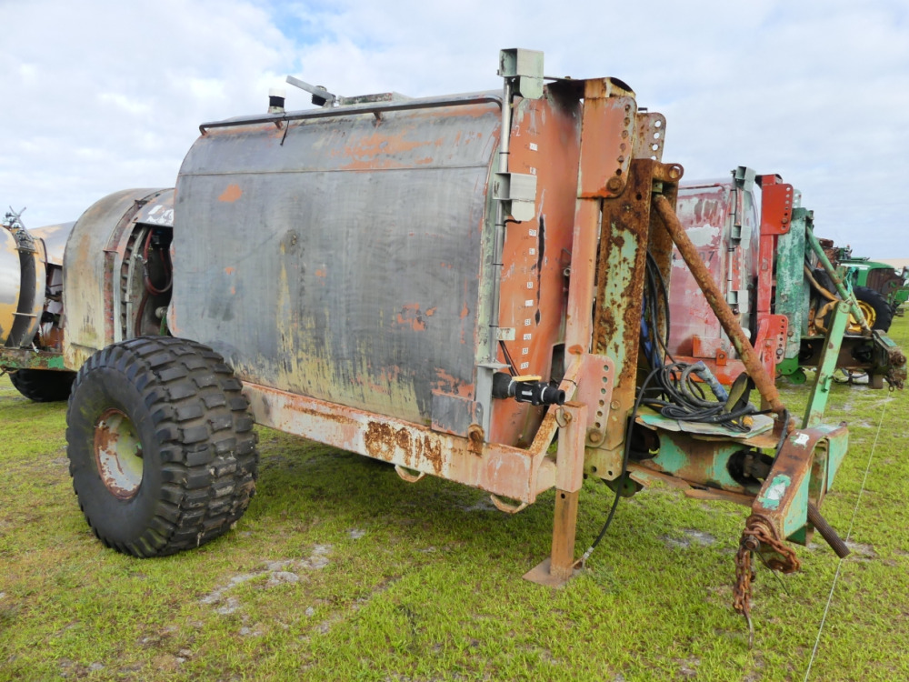 #811 - Rears 1000 Gallon PTO Driven Orchard Sprayer | DeMott Auction