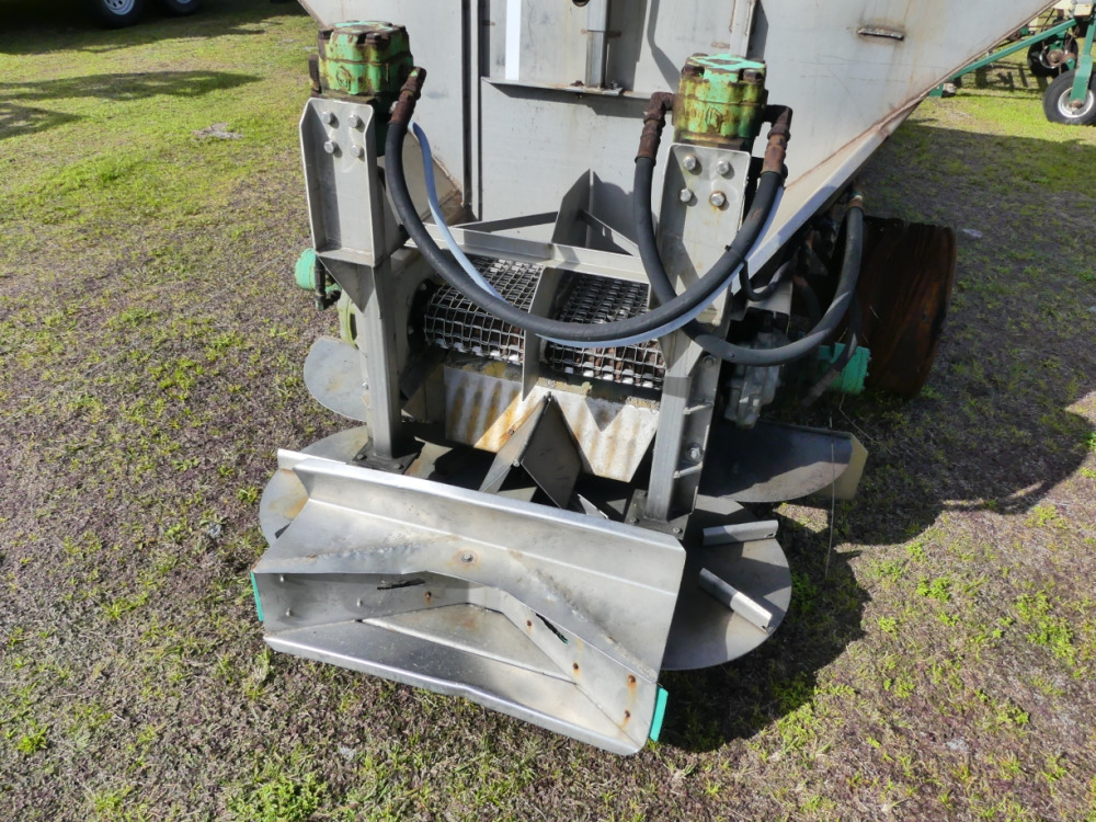 #748 - Conibear Stainless Steel Spreader | DeMott Auction