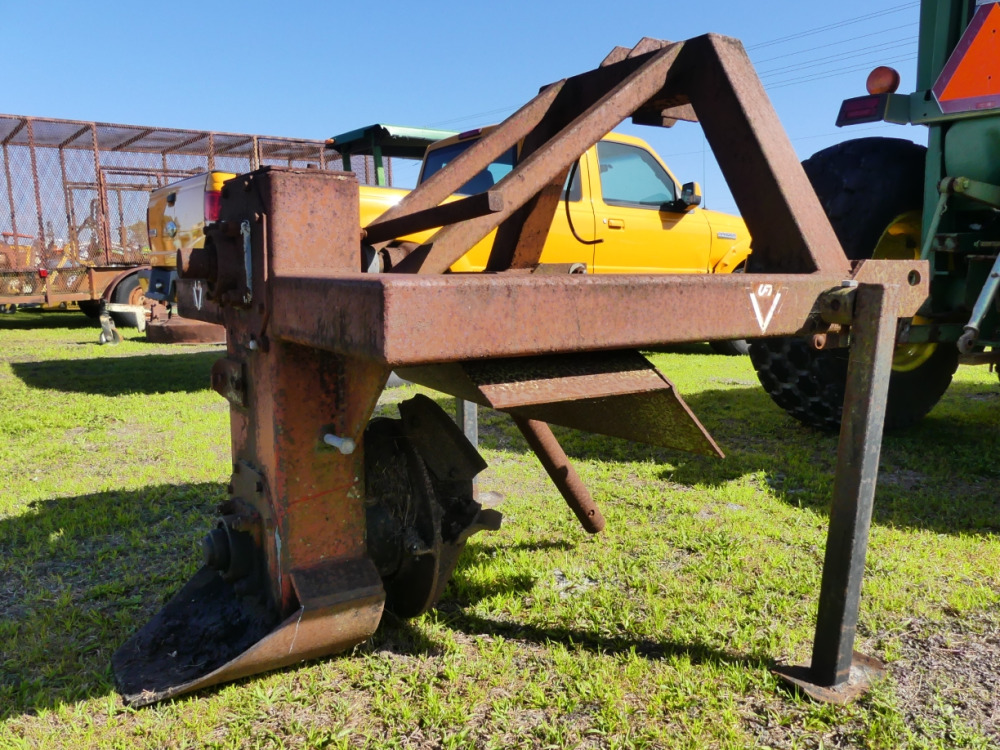 #516 - UFT 3pt PTO Driven Ditcher | DeMott Auction