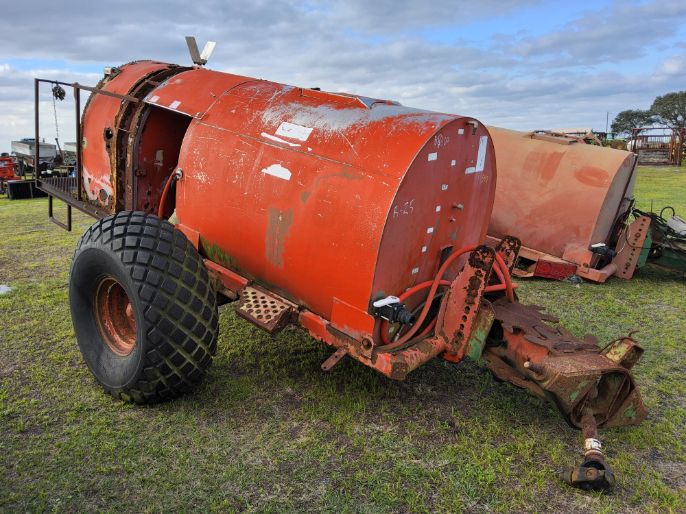 #540 - Rears 500 Gallon Orchard Sprayer | DeMott Auction