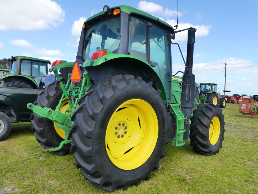 #725 - 2017 John Deere 6120M | DeMott Auction