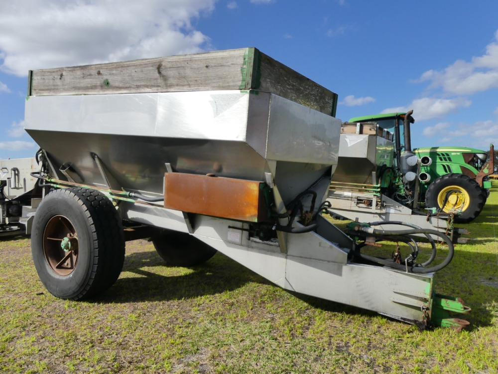 #749 - Conibear Stainless Steel Sprayer | DeMott Auction