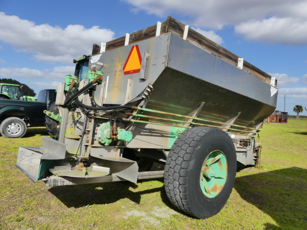 #747 - Conibear PT Stainless Steel Spreader | DeMott Auction