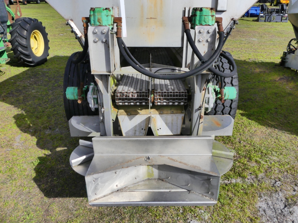 #747 - Conibear PT Stainless Steel Spreader | DeMott Auction