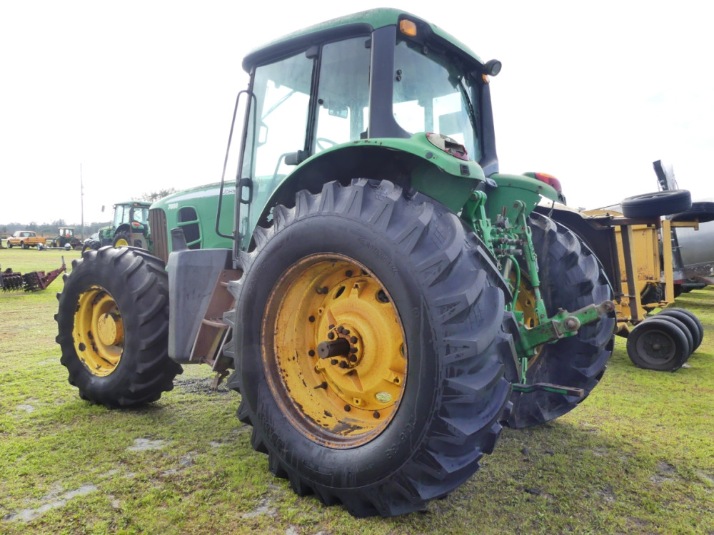 #816 - 2011 John Deere 7330 | DeMott Auction