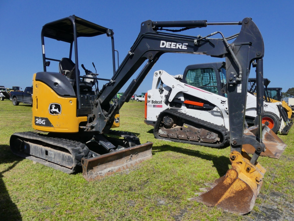 #574 - 2022 Deere 26G | DeMott Auction