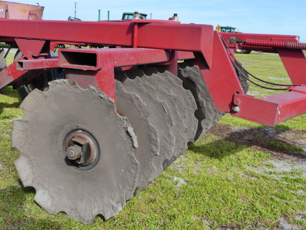 #833 - Case 780 Harrow | DeMott Auction
