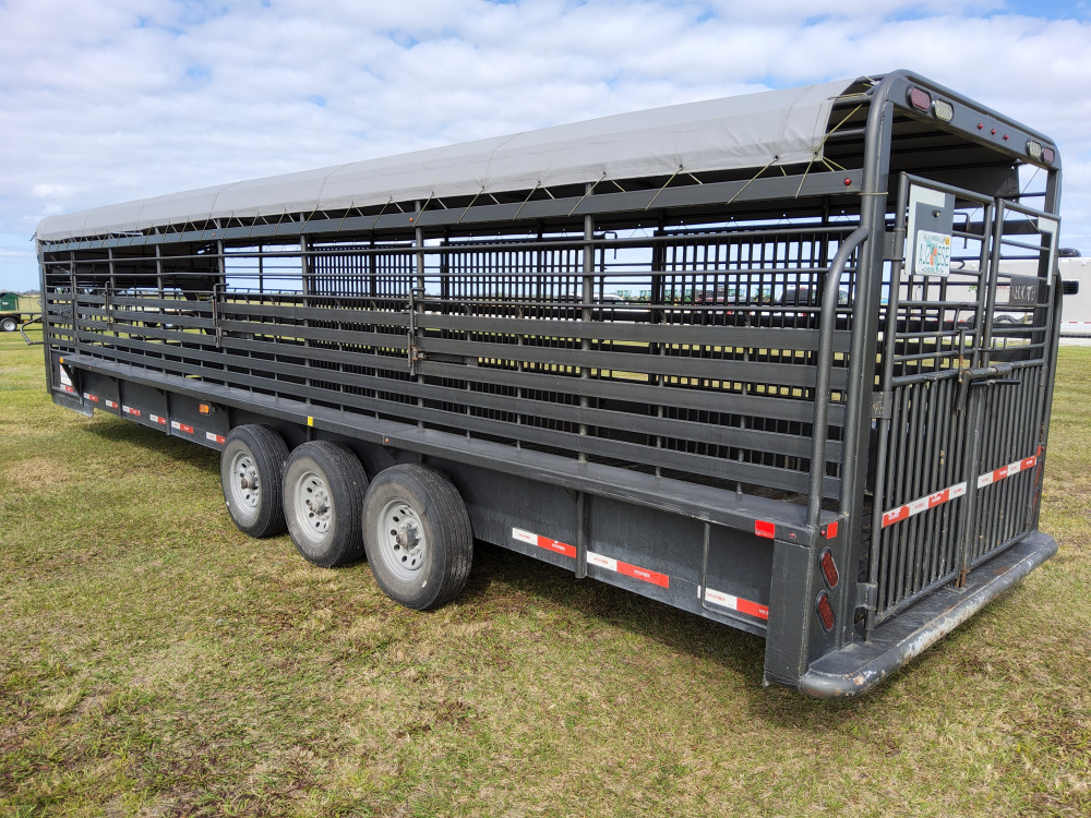 #702 - 2022 GL32 Neckover Stock Trailer | DeMott Auction