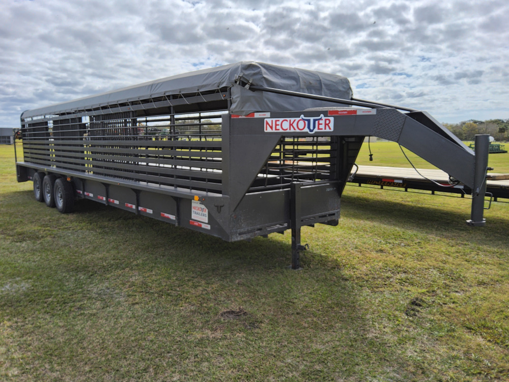 #702 - 2022 GL32 Neckover Stock Trailer | DeMott Auction