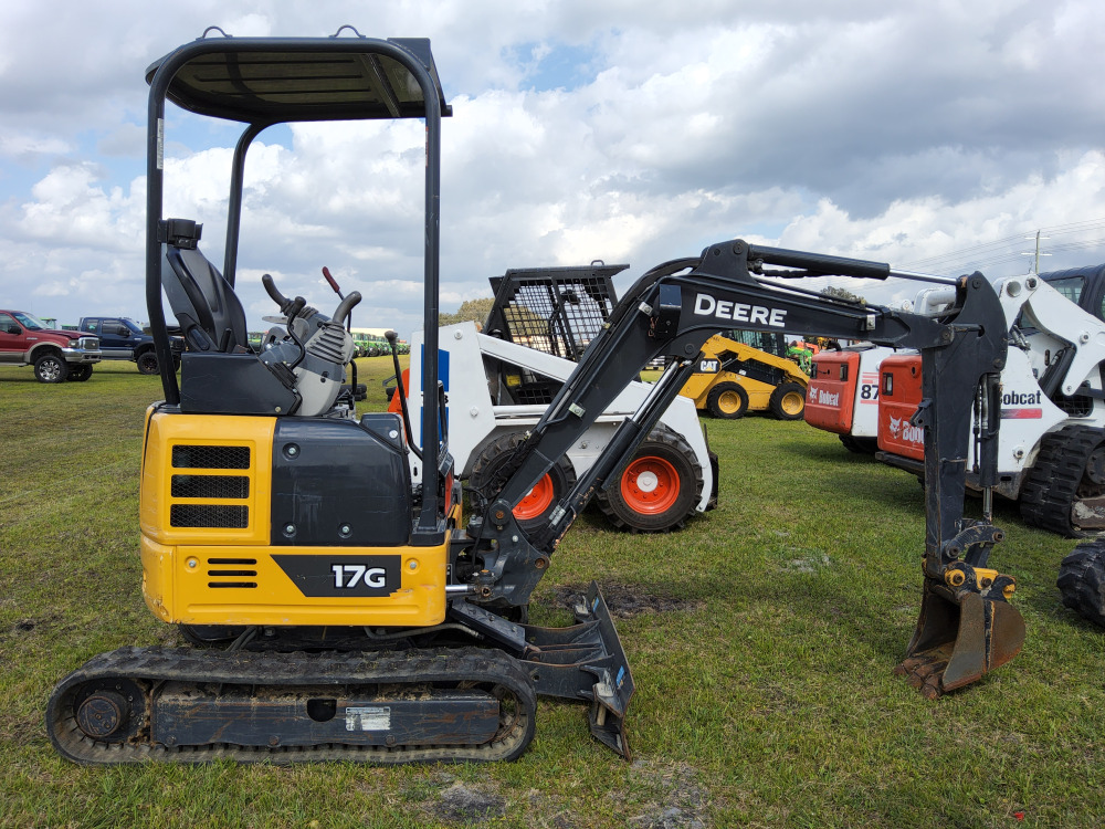 #574A - 2021 Deere 17G | DeMott Auction