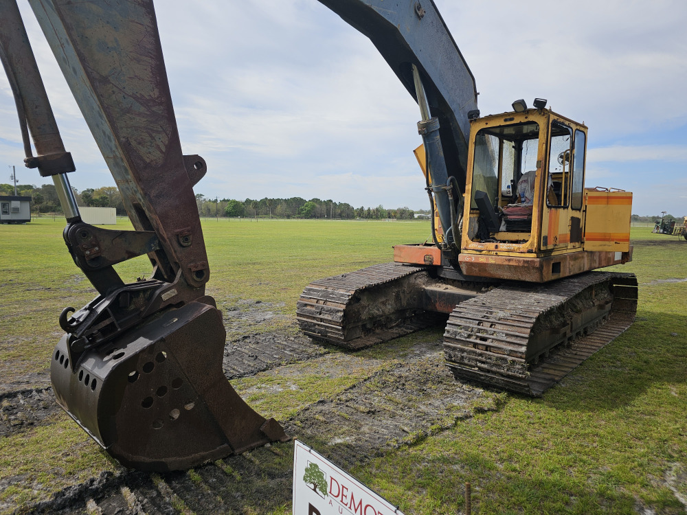 #866 - Ackerman H14B LC Excavator | DeMott Auction