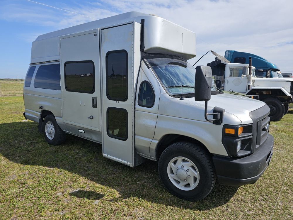 #708 - 2018 Ford E350 | DeMott Auction