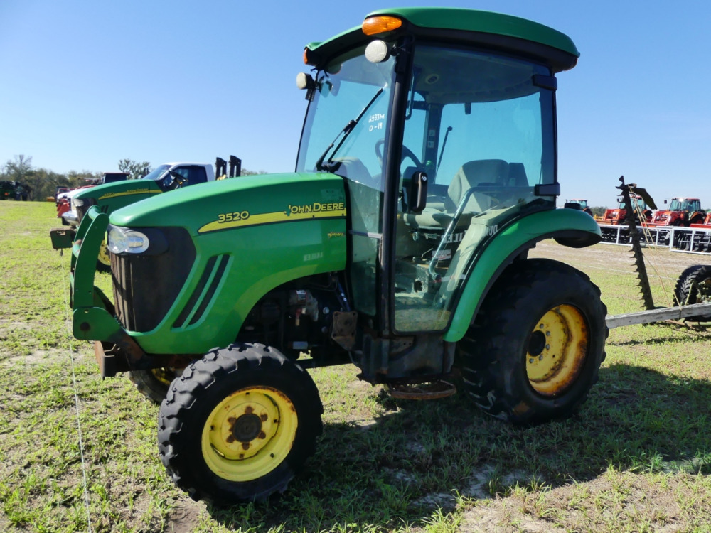#473 - John Deere 3520 | DeMott Auction