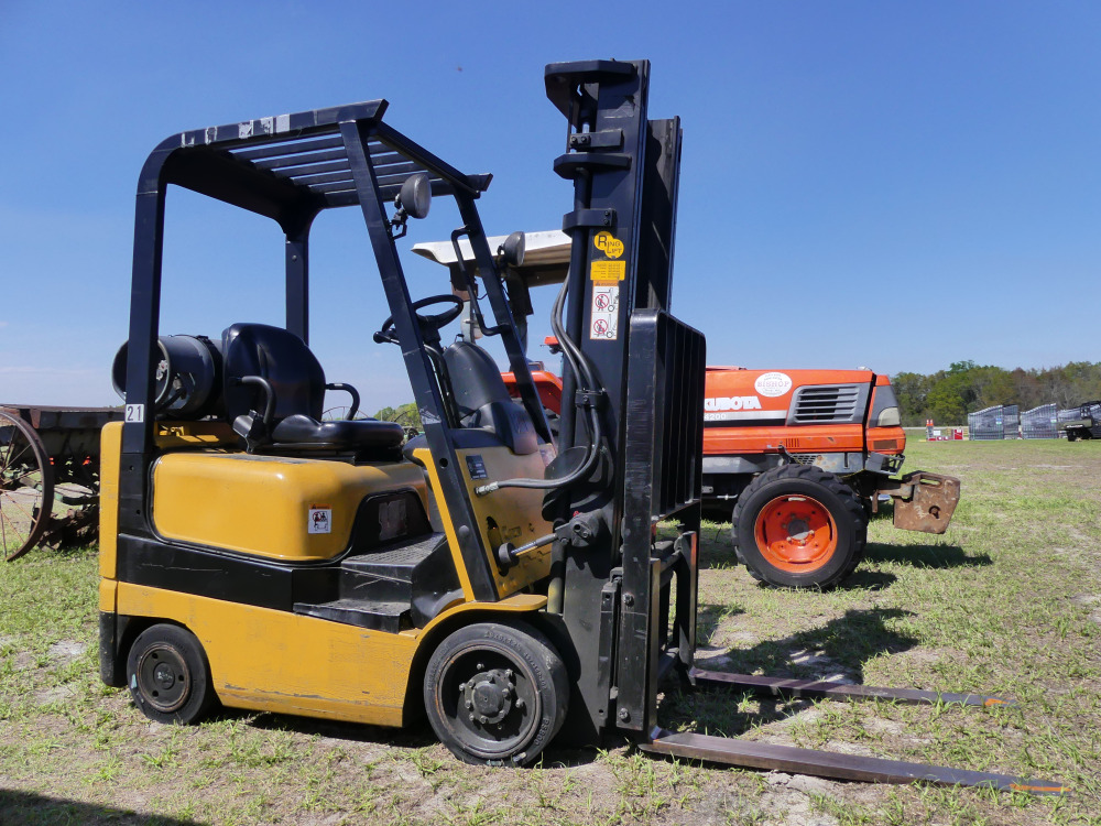 #450 - Caterpillar GC15K | DeMott Auction