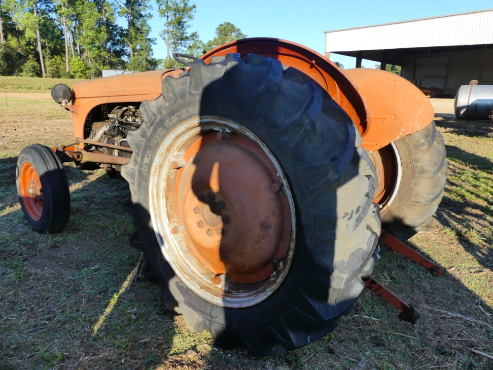 #403 - MASSEY FERGUSON 30 | DeMott Auction