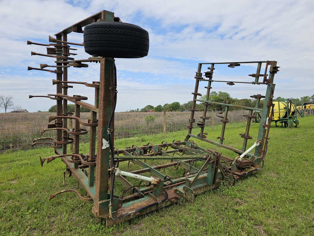 #864A - KMC 22' Field Cultivator | DeMott Auction
