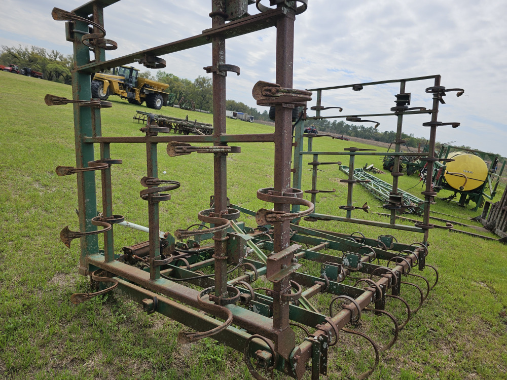 #864A - KMC 22' Field Cultivator | DeMott Auction