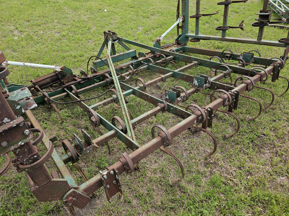 #864A - KMC 22' Field Cultivator | DeMott Auction