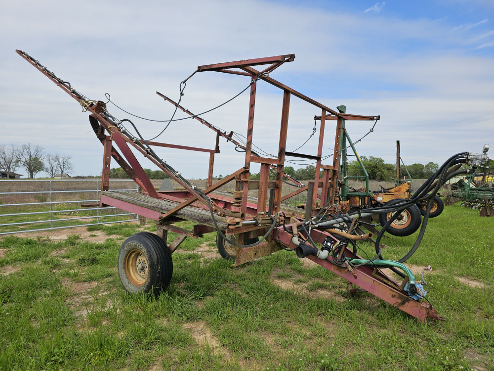 #939 - 12 Row Sprayer | DeMott Auction