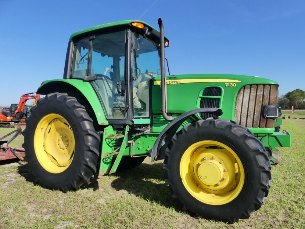 #697 - 2011 John Deere 7130 | DeMott Auction