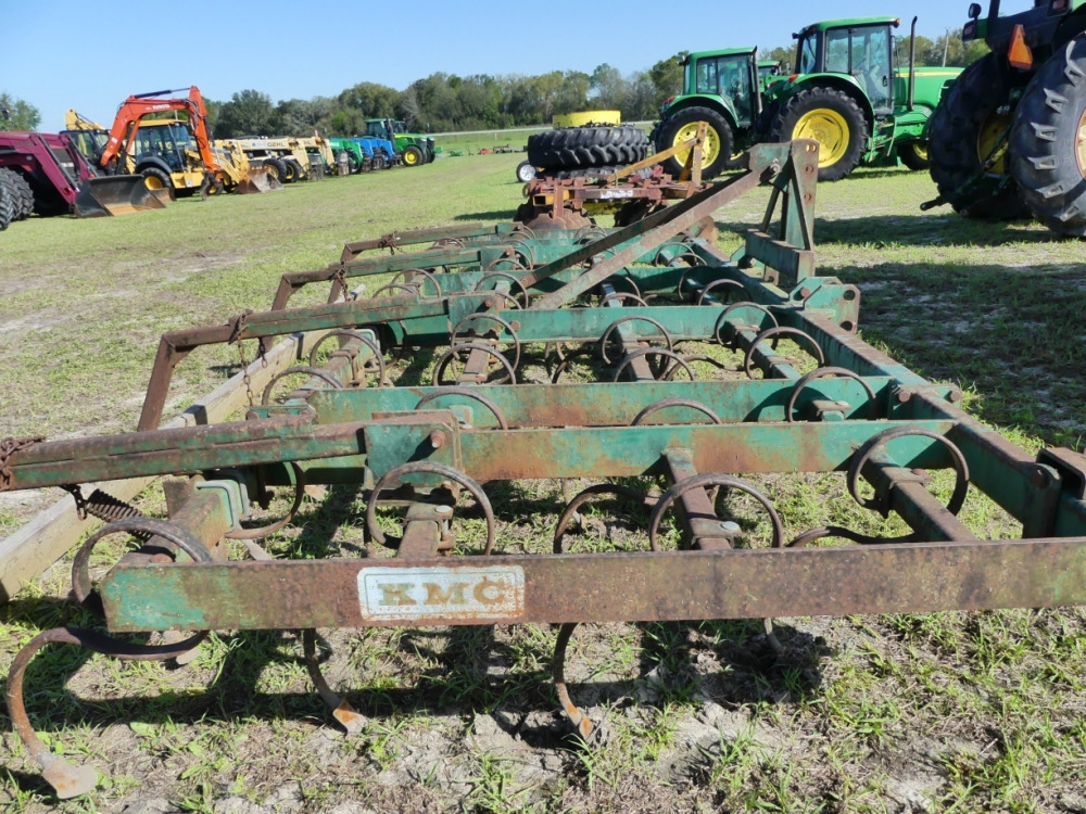 #704 - KMC 3pt 14' Field Cultivator | DeMott Auction