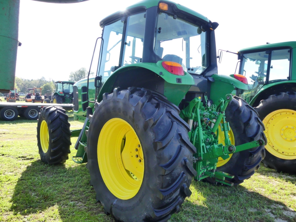 #692 - 2012 John Deere 7230 | DeMott Auction