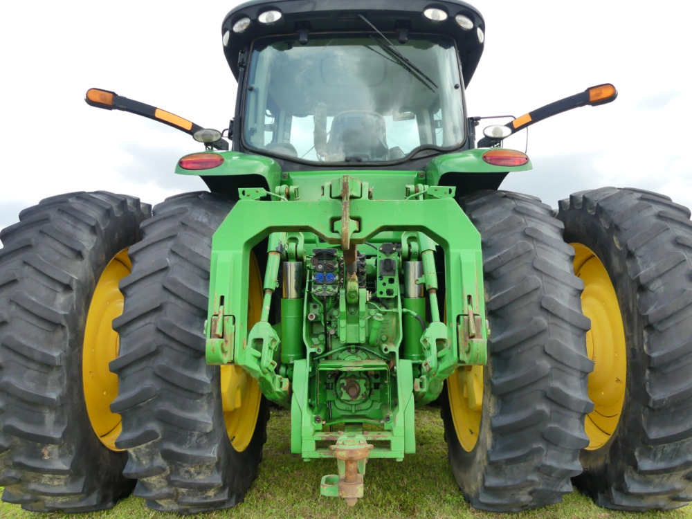 #817 - 2011 John Deere 8335R | DeMott Auction