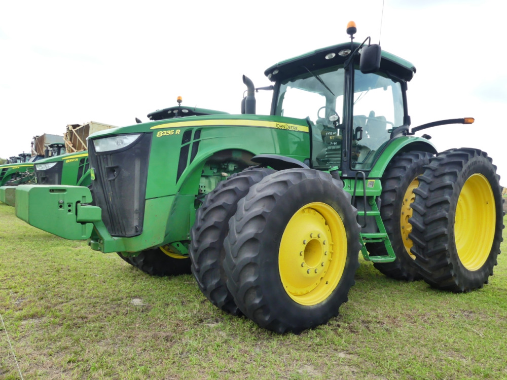#817 - 2011 John Deere 8335R | DeMott Auction