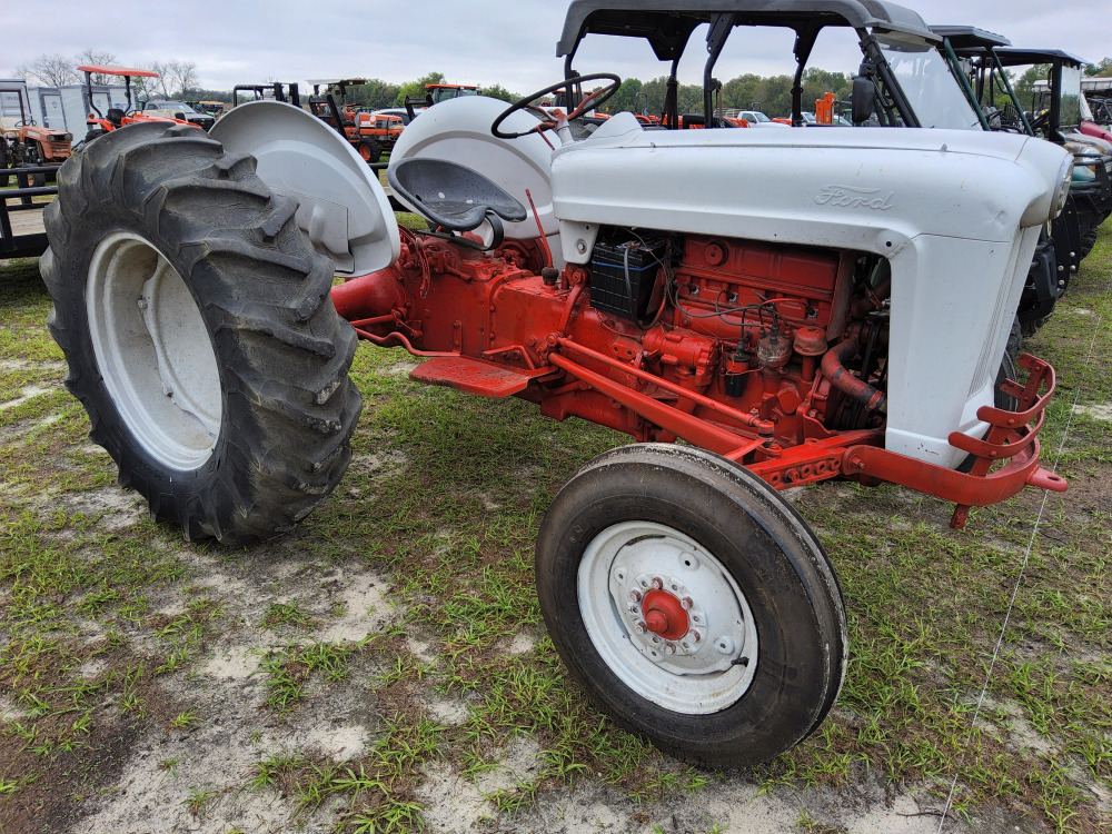 #431 - Ford 640 Open Station 2wd Gas | DeMott Auction