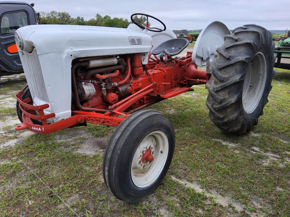 #431 - Ford 640 Open Station 2wd Gas | DeMott Auction