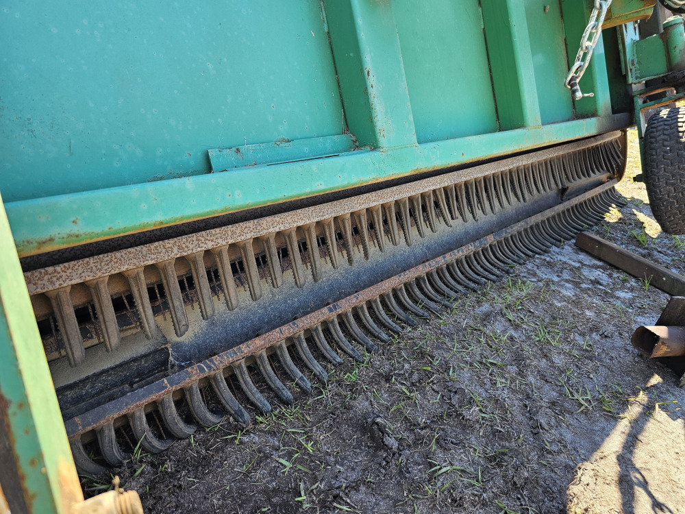 #933 - Pecan Sweeper | DeMott Auction