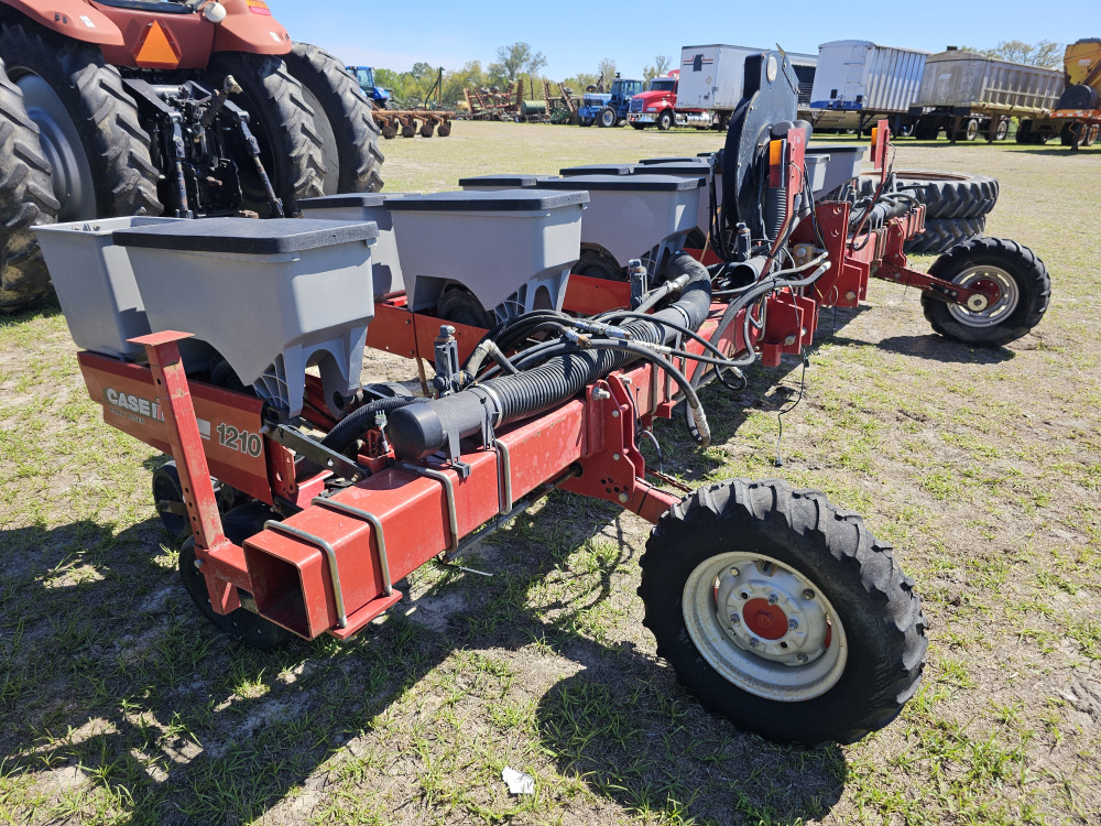#800 - Case IH 1210 Early Riser 6 Row Planter | DeMott Auction