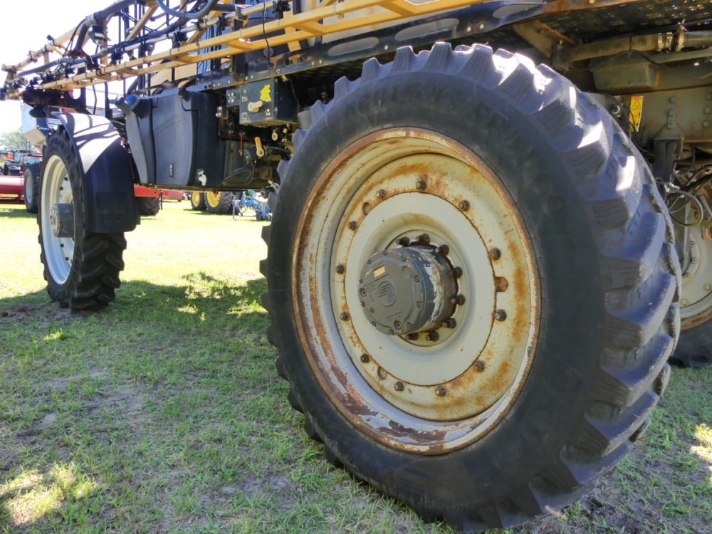 #820A - Challenger RG1100 RoGator | DeMott Auction