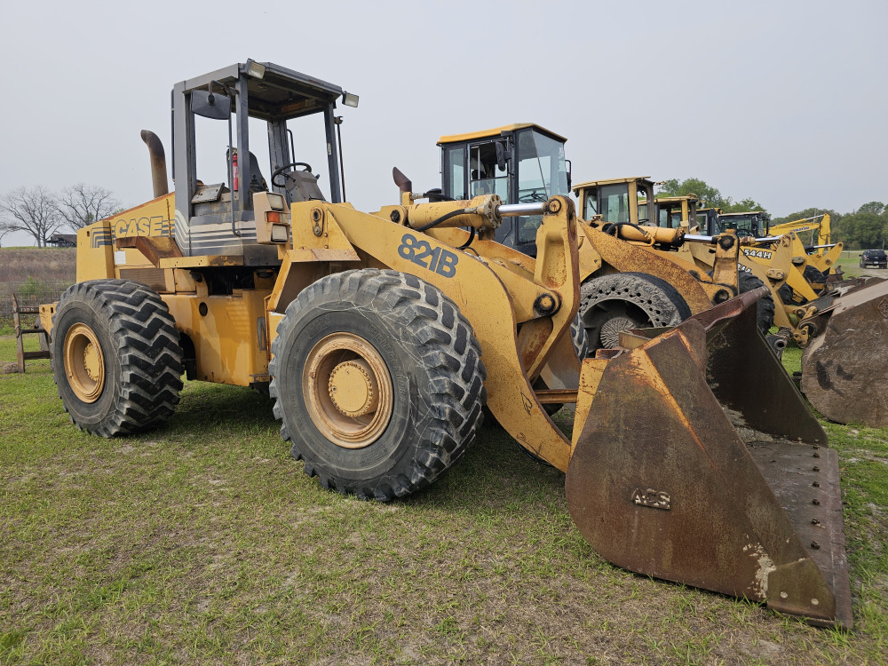 #860 - Case 821B Wheel Loader | DeMott Auction