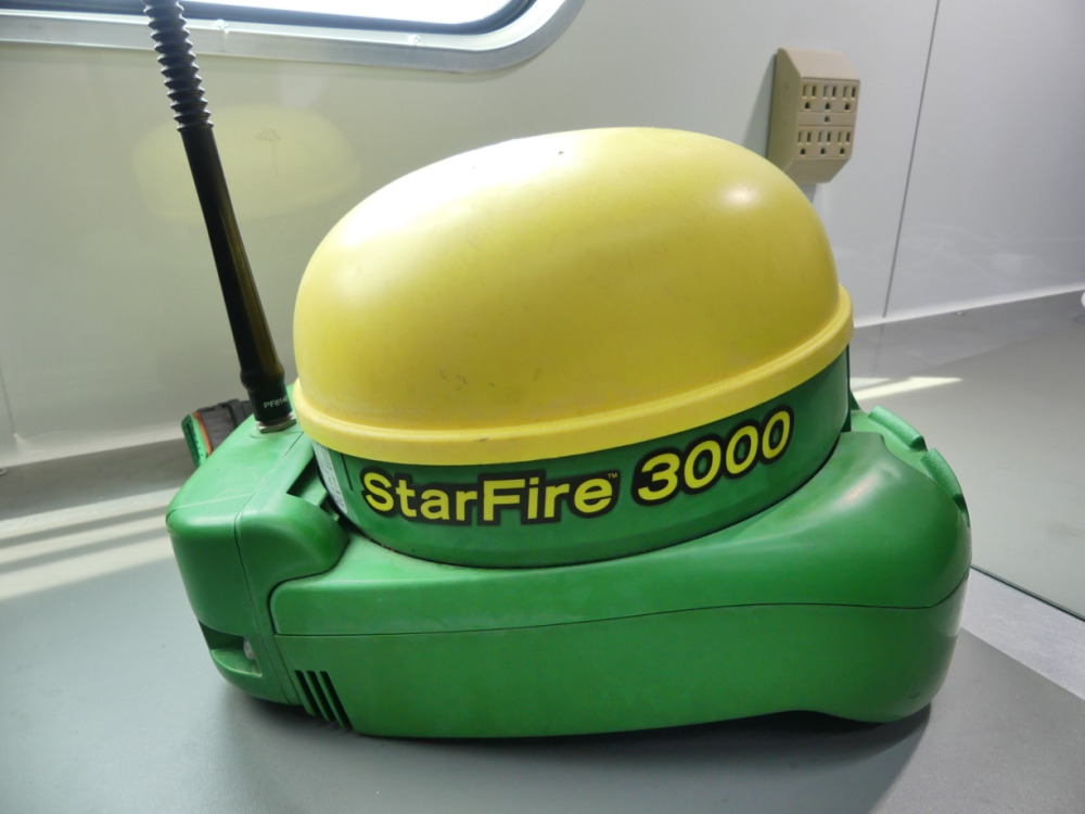 #812C - John Deere Starfire 3000 RTK Globe | DeMott Auction