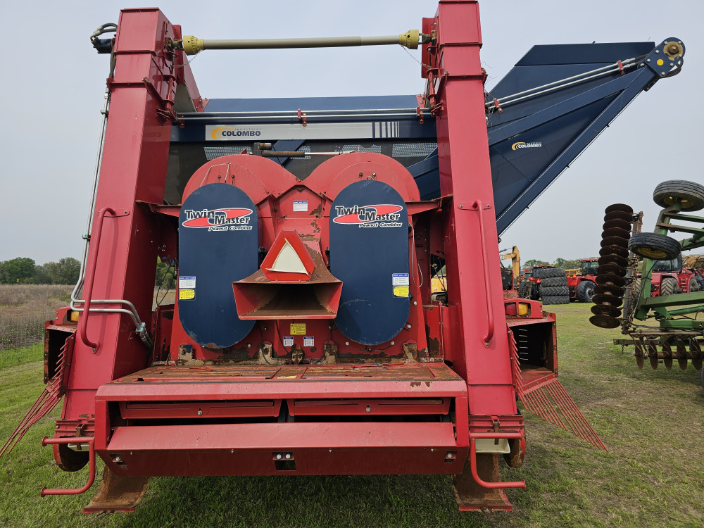 #876 - 2018 Colombo Twin Master Peanut Combine | DeMott Auction